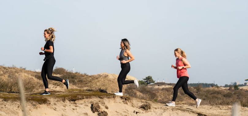 Cotton vs Polyester: Which One to Choose for Sportswear - UGA