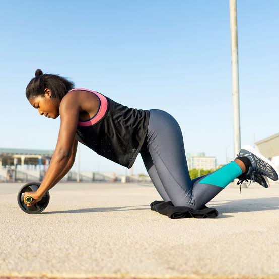 Cotton vs Polyester: Which One to Choose for Sportswear - UGA